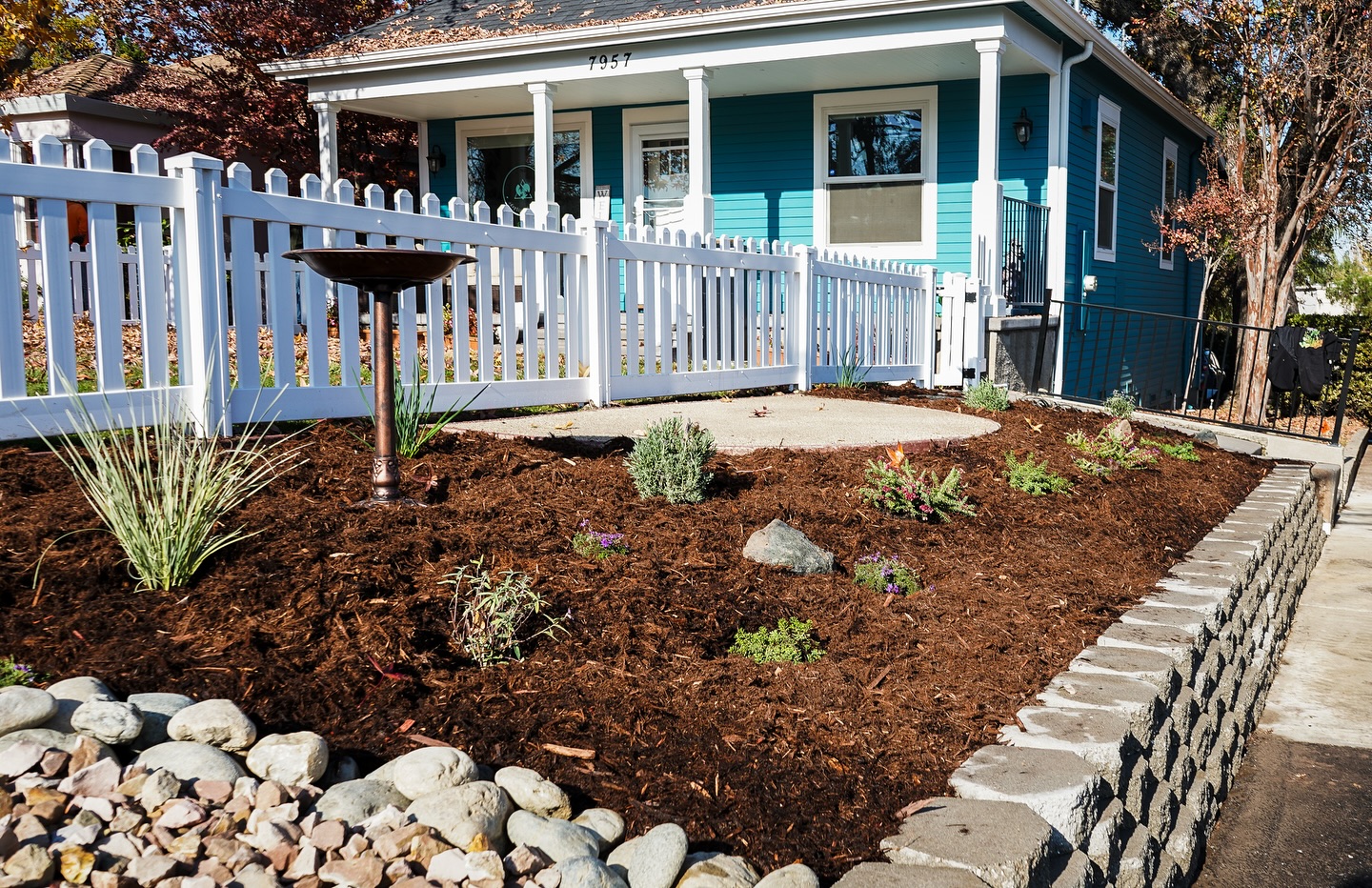 20 Low Fence Ideas for Front Yard – VividDen