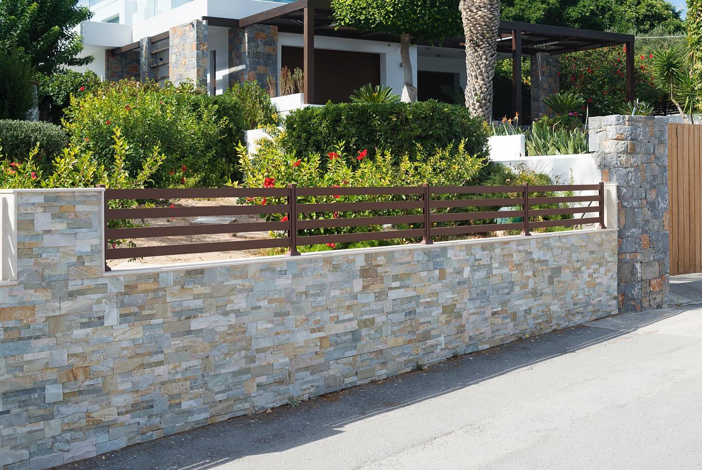 20 Low Fence Ideas for Front Yard – VividDen