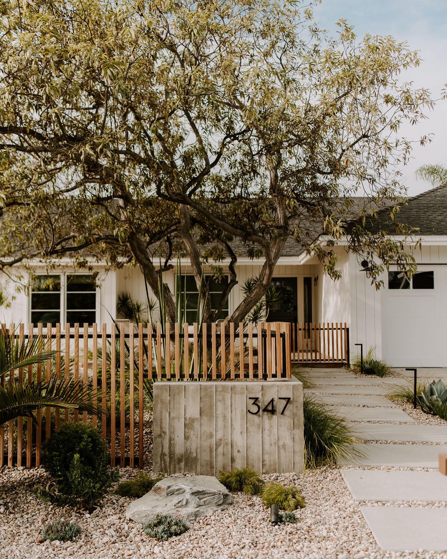 20 Low Fence Ideas for Front Yard – VividDen